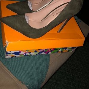 GoJane | Shoes | Olive Green Pumps | Poshmark